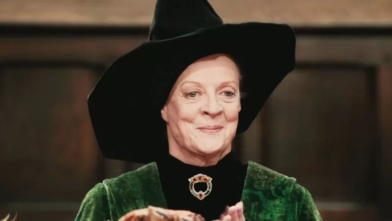 Atriz Maggie Smith, Minerva de Harry Potter morre aos 89 anos - Folha ...